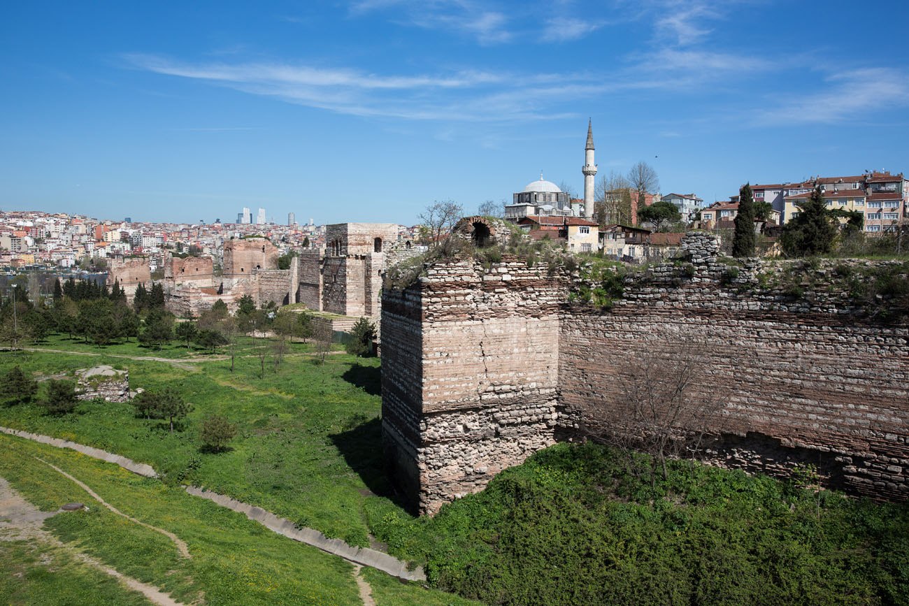 Must-Have Experiences in Istanbul, Turkey | Earth Trekkers