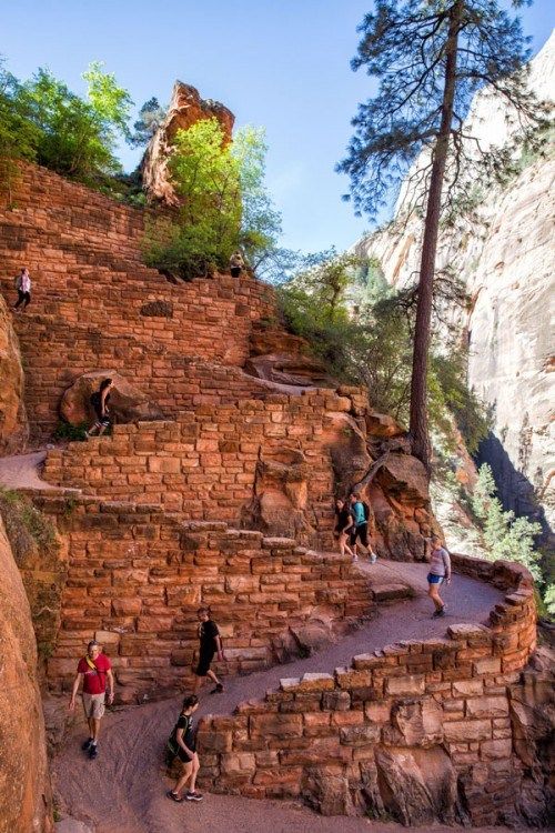 How to Hike Angels Landing: Trail Guide & Video – Earth Trekkers