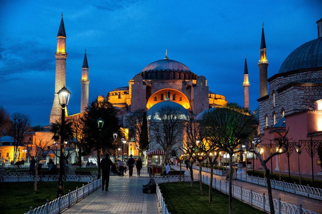10 Day Turkey Itinerary: Istanbul, Cappadocia & Ephesus – Earth Trekkers