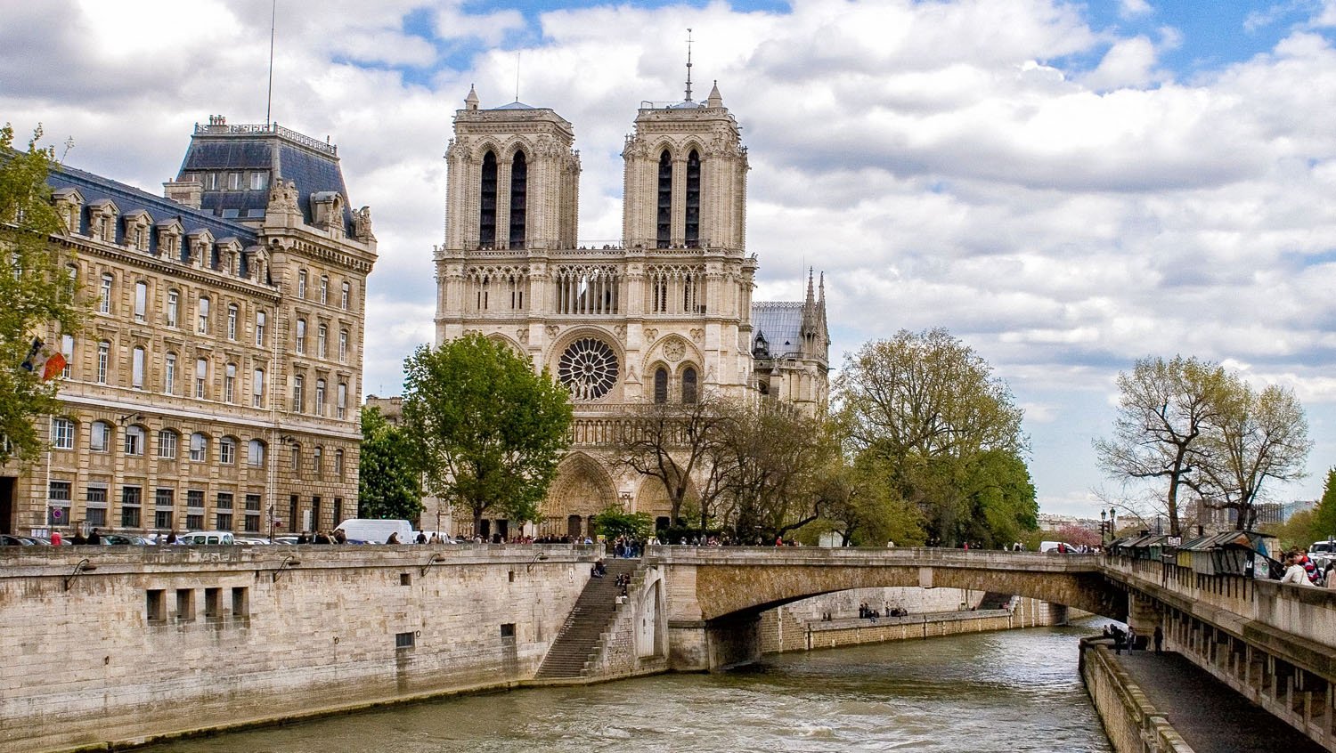 Paris Bucket List: 45 Must-Have Experiences in Paris | Earth Trekkers
