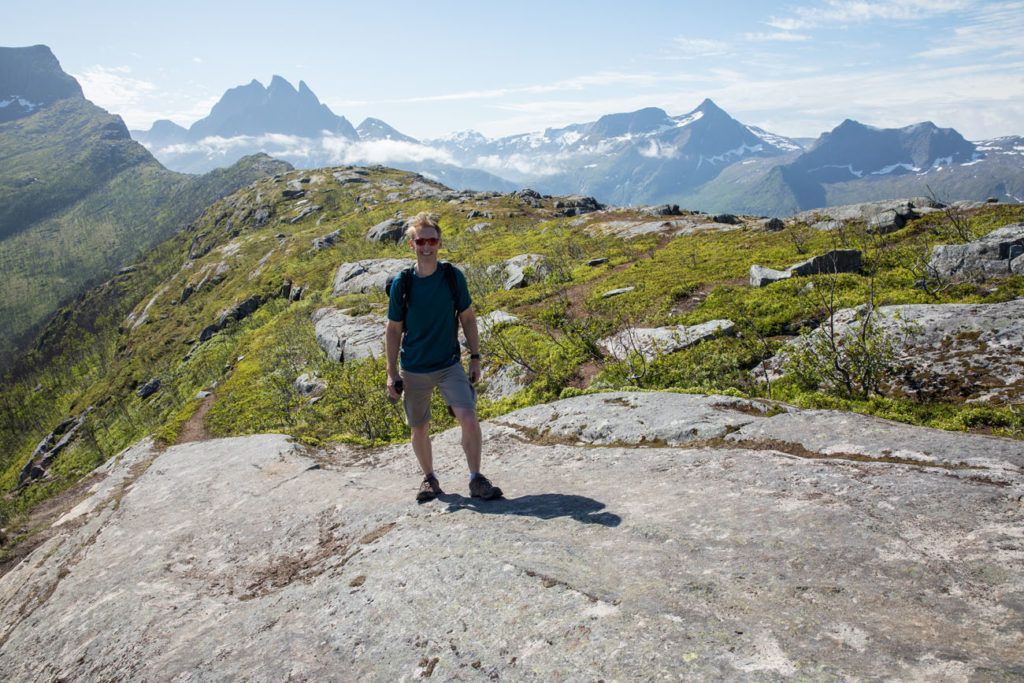 How to Hike Segla, One of Senja’s Most Popular Hikes – Earth Trekkers