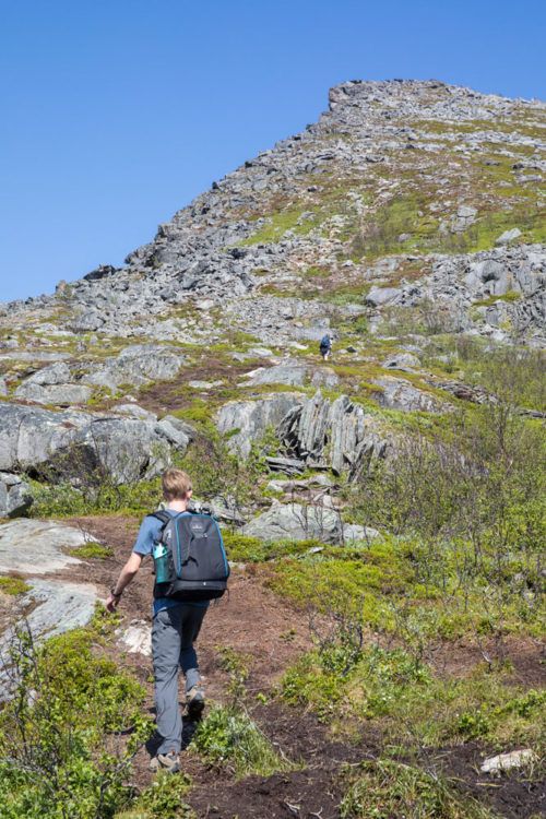 How to Hike Segla, One of Senja’s Most Popular Hikes – Earth Trekkers