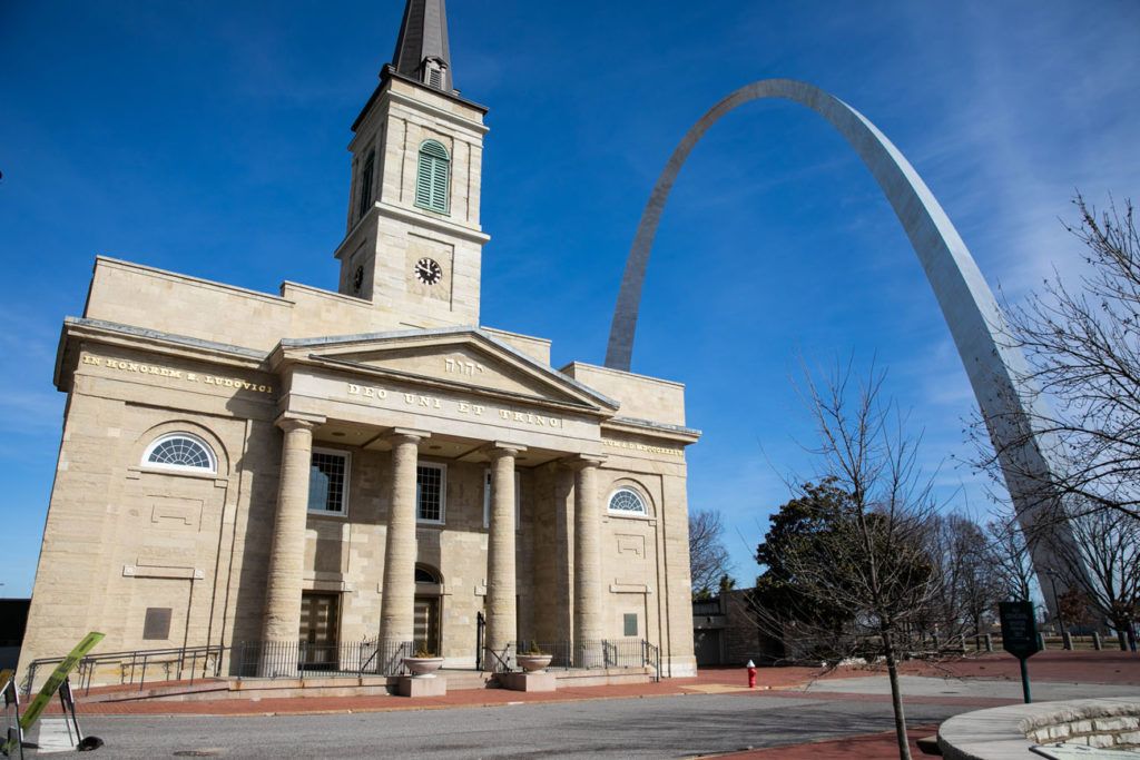 How to Visit Gateway Arch National Park in St. Louis – Earth Trekkers