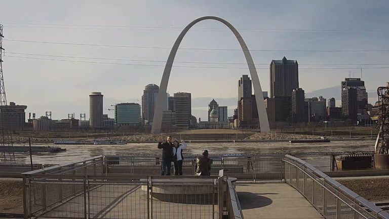 How to Visit Gateway Arch National Park in St. Louis – Earth Trekkers