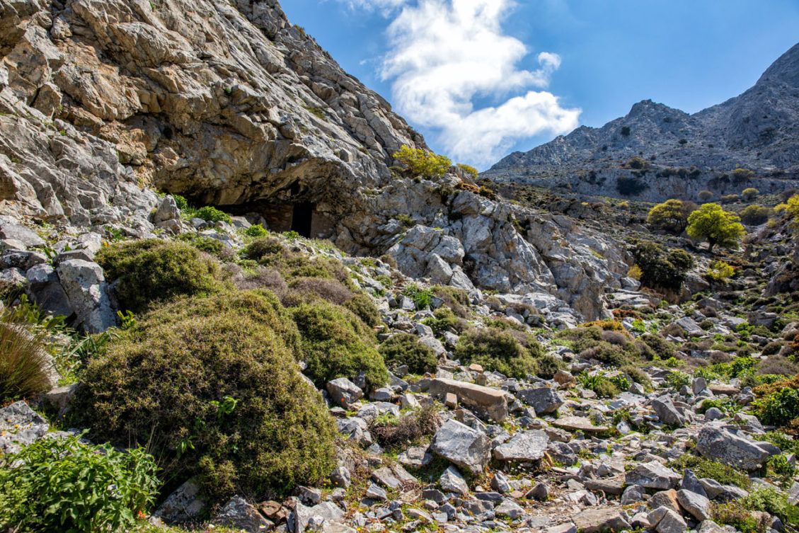 Hiking Mount Zas on the Island of Naxos – Earth Trekkers