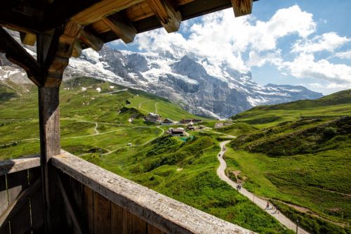 Walking from Männlichen to Kleine Scheidegg on the Panorama Trail ...