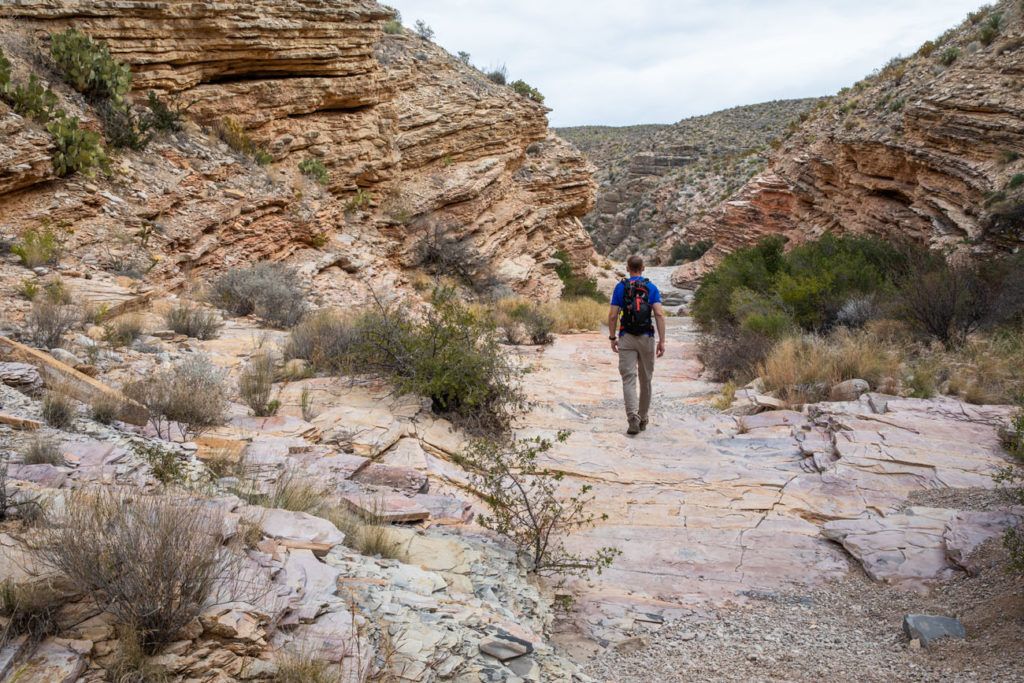 How to Hike the Ernst Tinaja Trail in Big Bend National Park – Earth ...