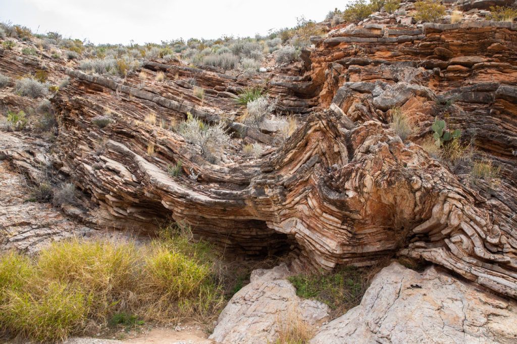 How to Hike the Ernst Tinaja Trail in Big Bend National Park – Earth ...