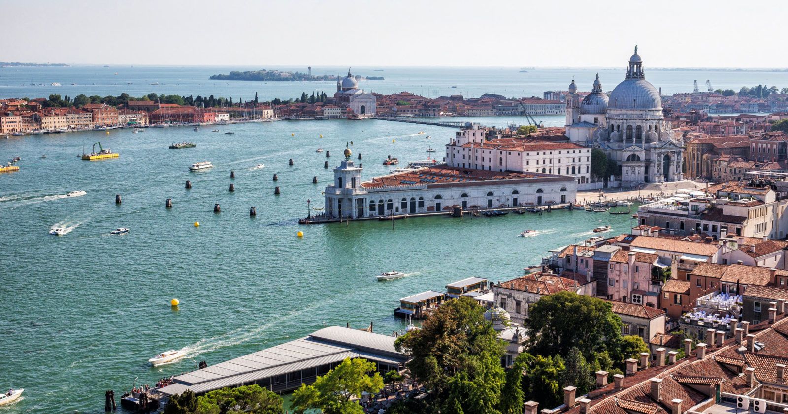 12 Beautiful Views of Venice (Map, Helpful Tips & Photos)