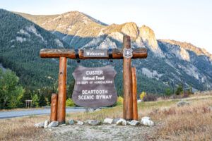 Beartooth Highway: Things to Do, Map, Photos & Travel Tips – Earth Trekkers