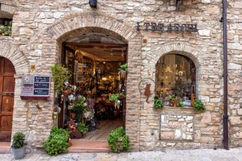 One Day In Assisi Italy Walking Tour Of The Historic City Center Earth Trekkers