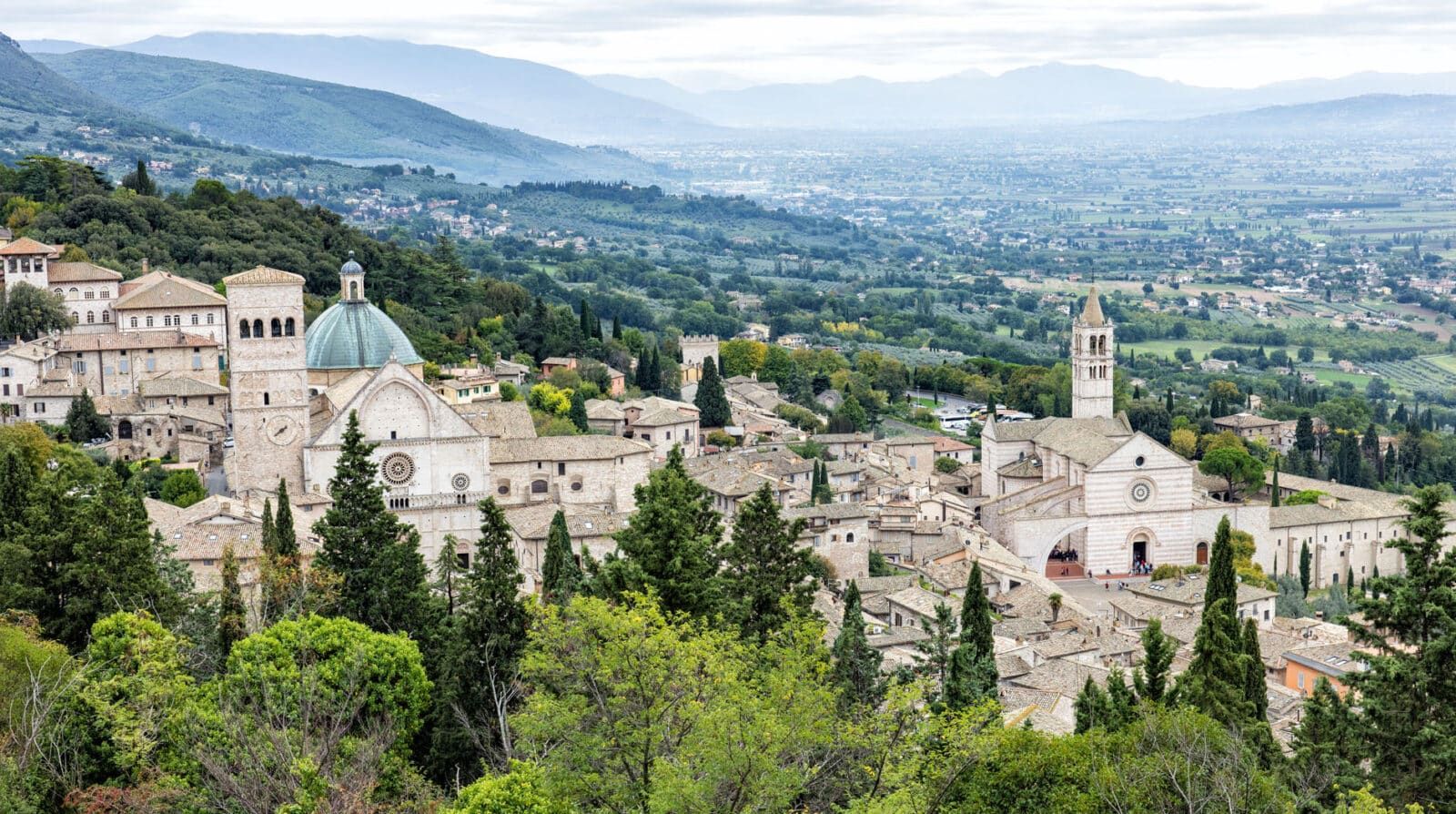 16 Wonderful Things to Do in Assisi (+ Helpful Tips & Map)