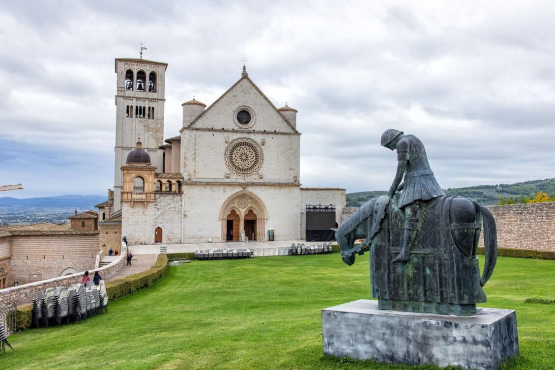 One Day in Assisi, Italy: Walking Tour of the Historic City Center ...