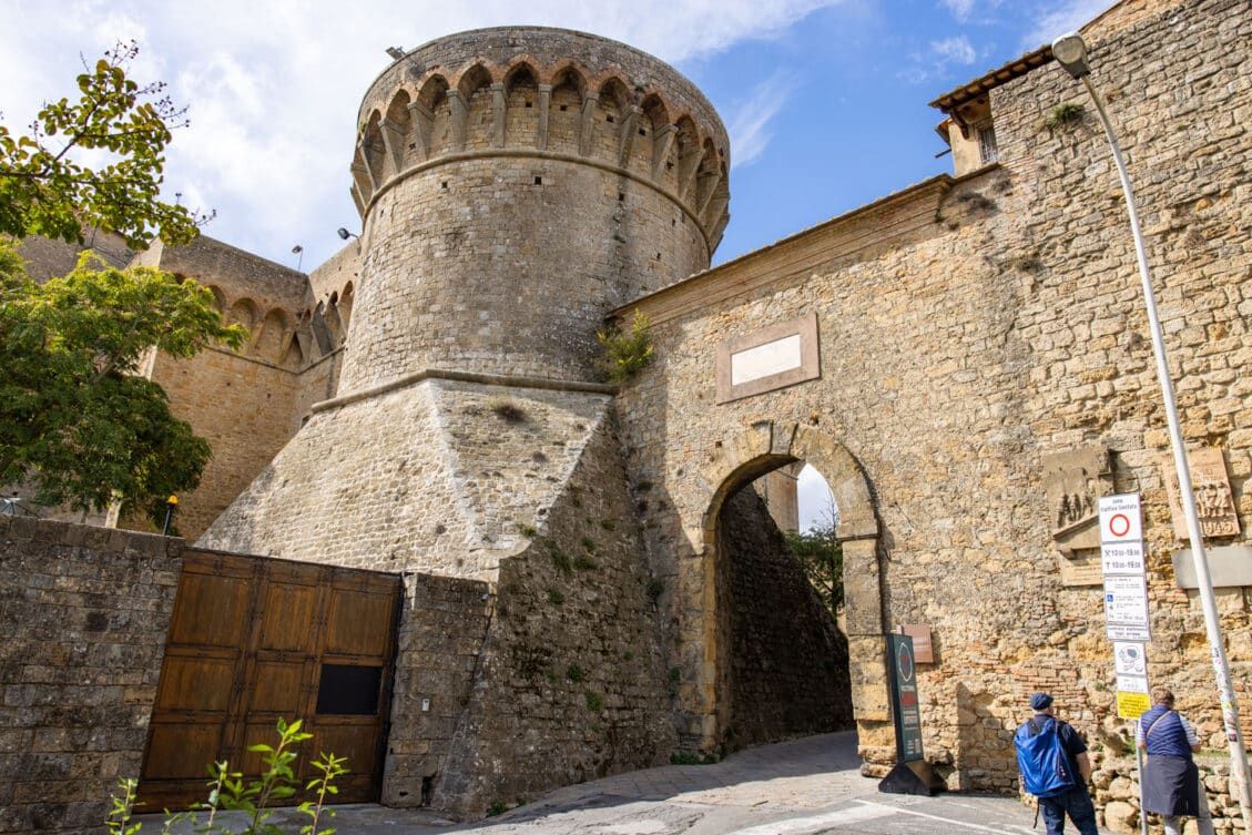 Volterra, Italy: Best Things to Do, Map & HELPFUL Tips – Earth Trekkers