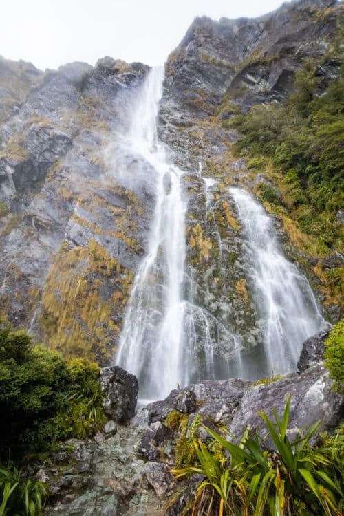 Exactly How to Hike the Routeburn Track in One Day – Earth Trekkers