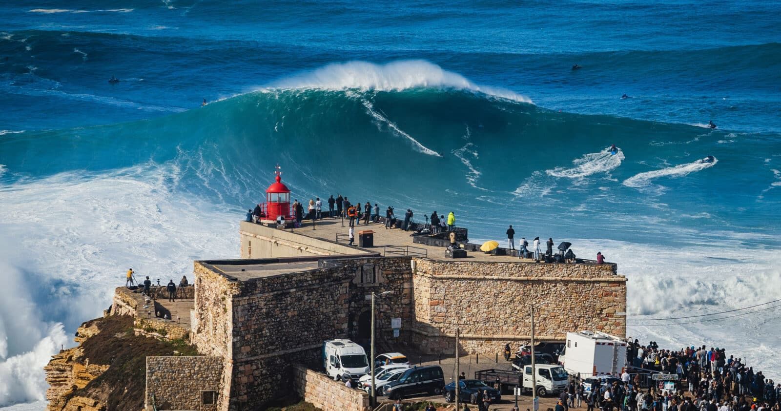 14 Things to Do in Nazaré, Portugal: Big Waves & Beach Caves