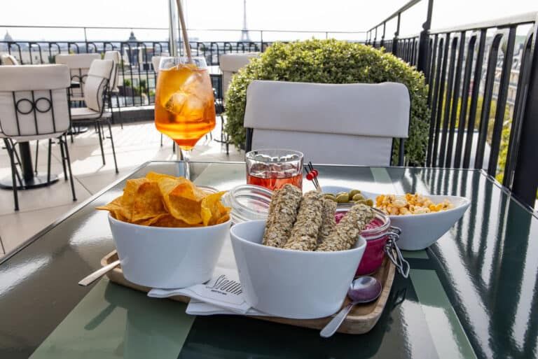 Rooftop Bars & Restaurants in Paris: Where to Dine with a View – Earth ...