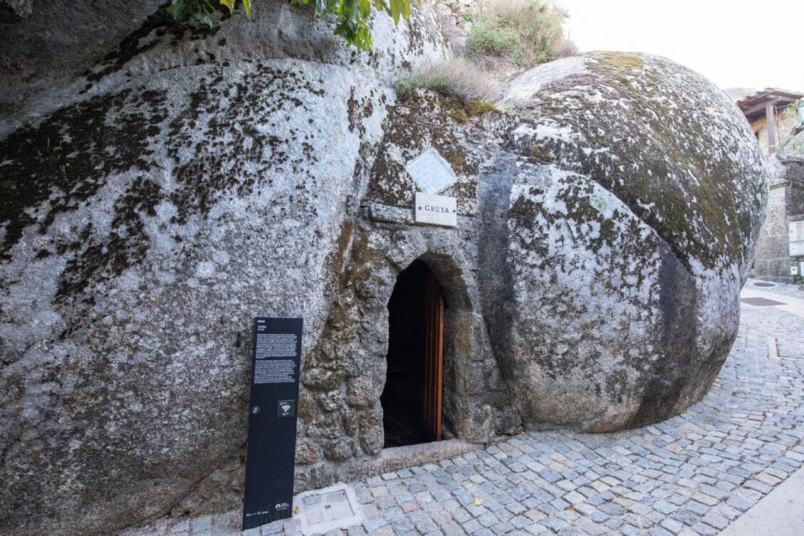 Monsanto, Portugal: Photos, Things to Do & Helpful Tips – Earth Trekkers