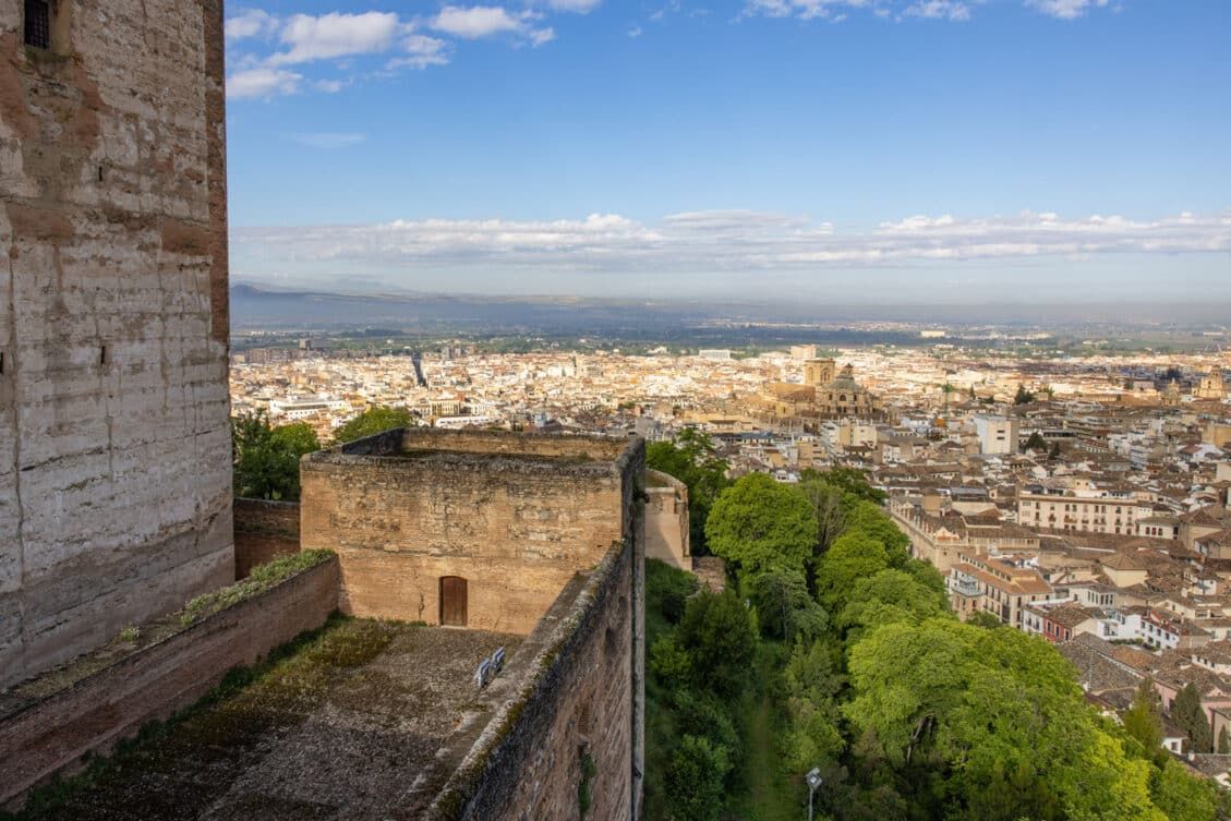 How to Visit the Alhambra 2024: Top Things to Do & Photos – Earth Trekkers