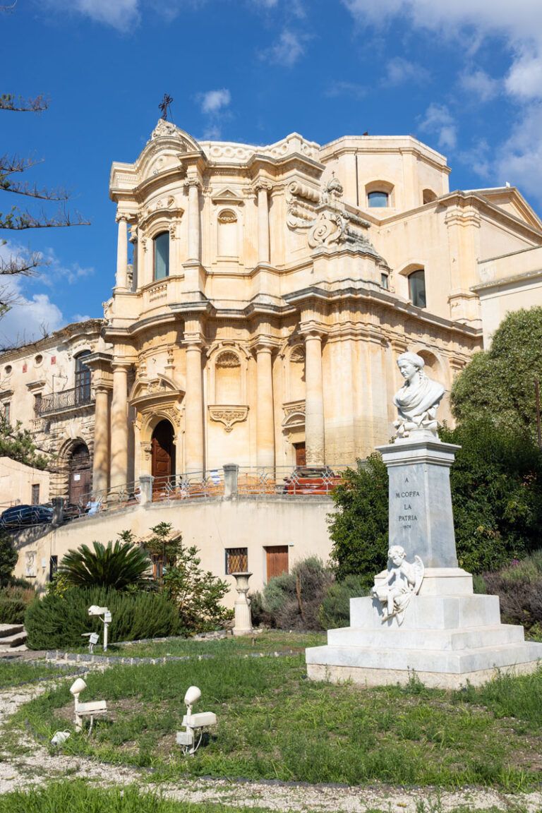 Noto, Sicily | Best Things to Do on a Quick Visit & Walking Tour